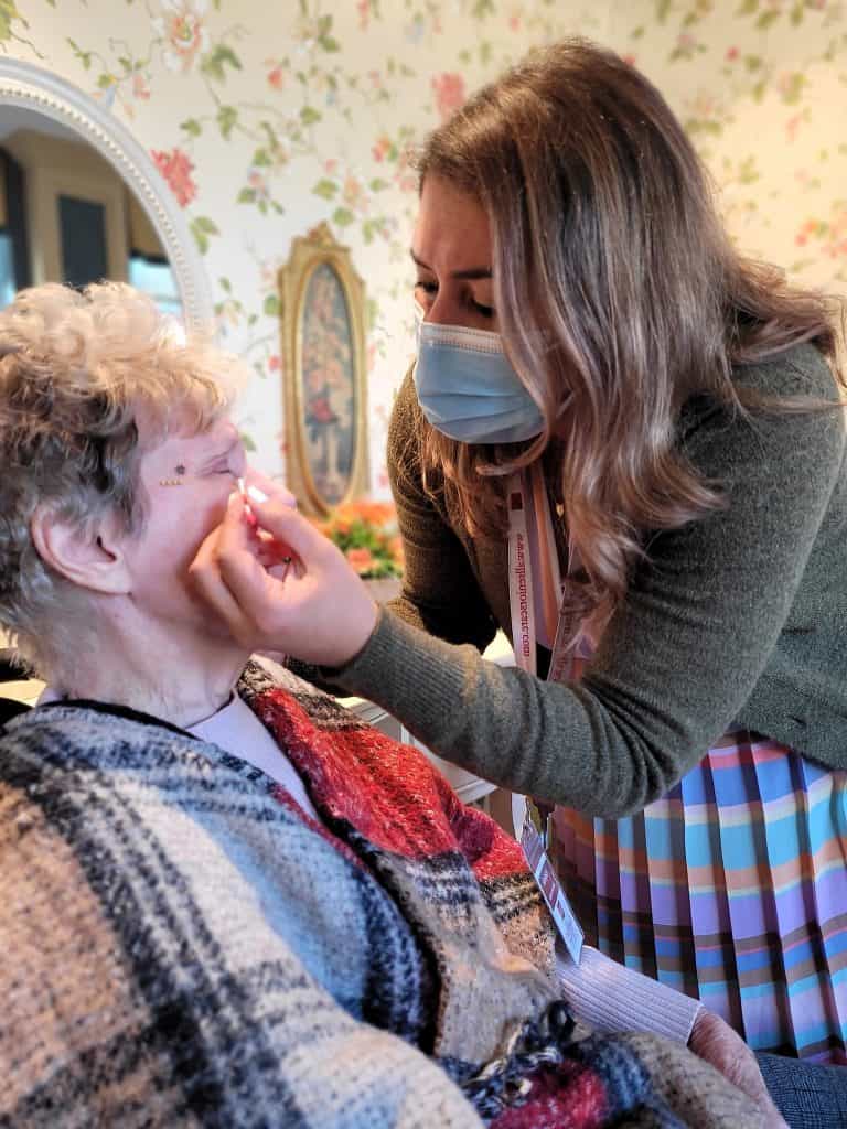 Makeover Ideas for Women Over 75 – All Seniors Care